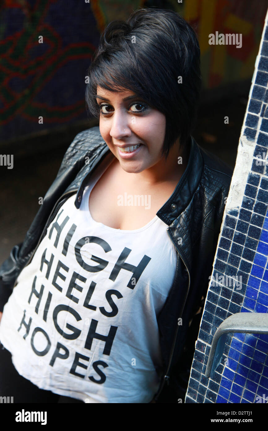 Women smiling at camera hi-res stock photography and images - Alamy