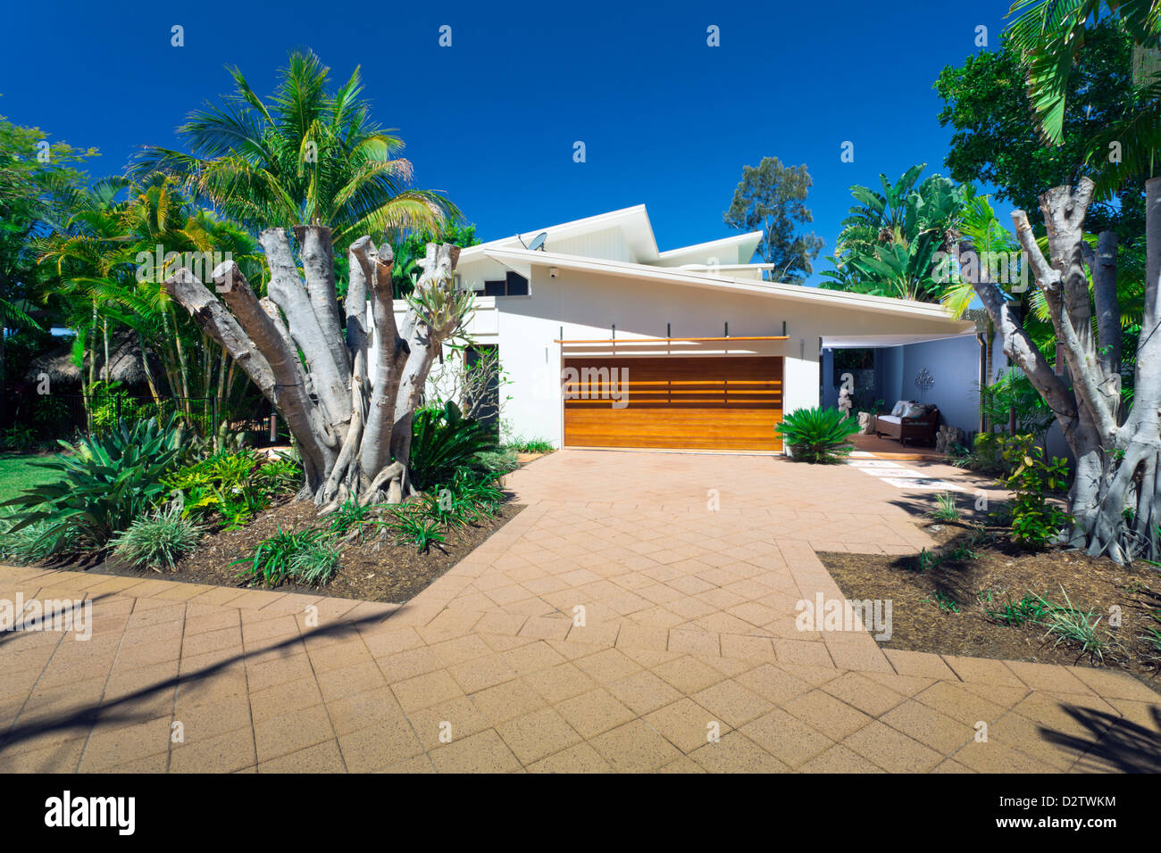 Perspective view front entrance hi-res stock photography and images - Alamy