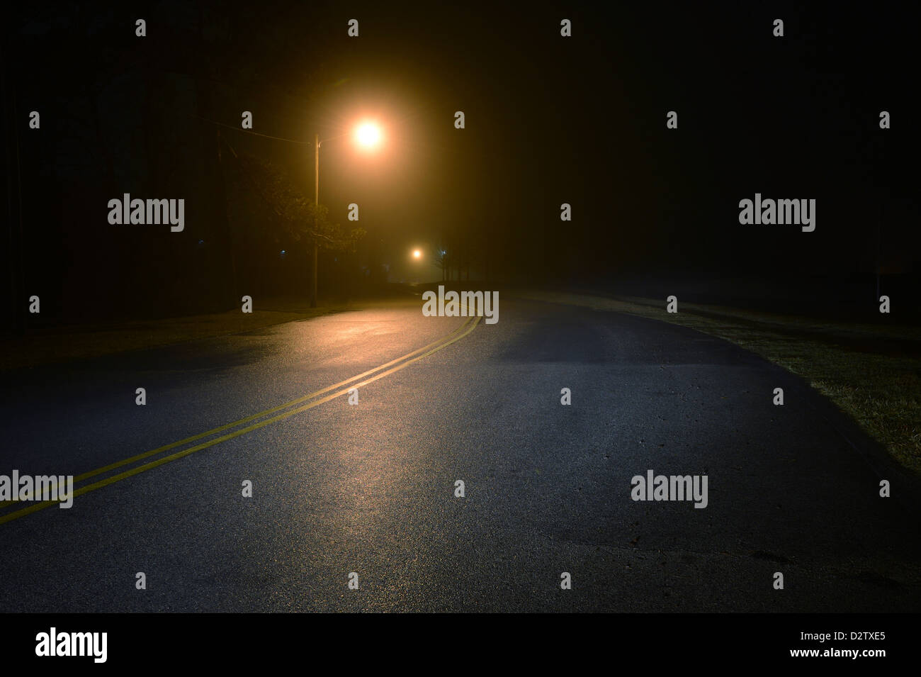 Empty road night hi-res stock photography and images - Alamy