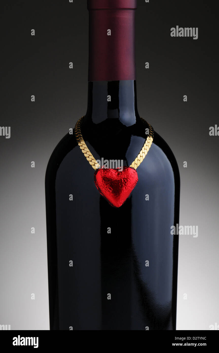 Gold chain hi-res stock photography and images - Alamy