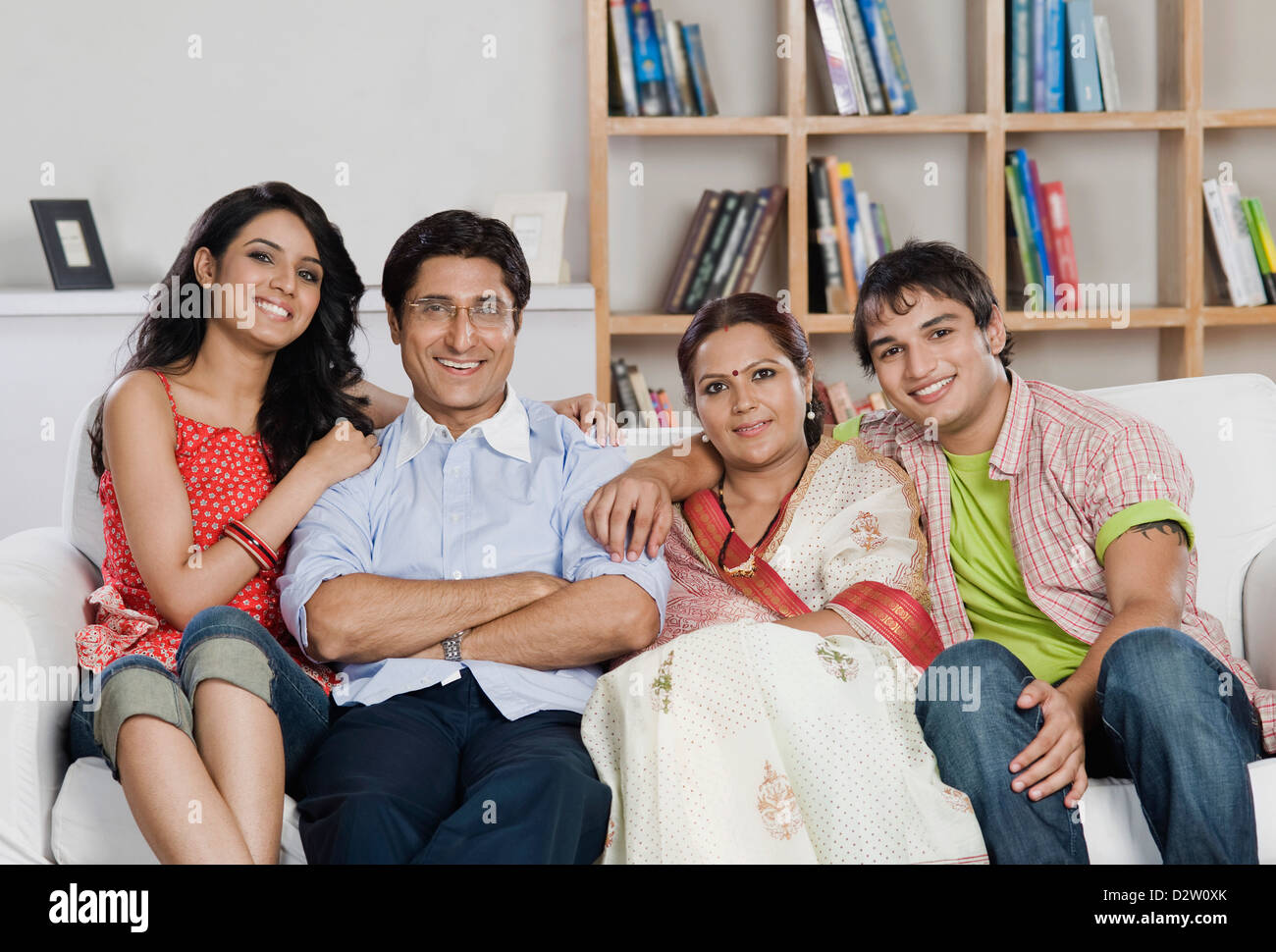 Portrait of a family smiling Stock Photo - Alamy