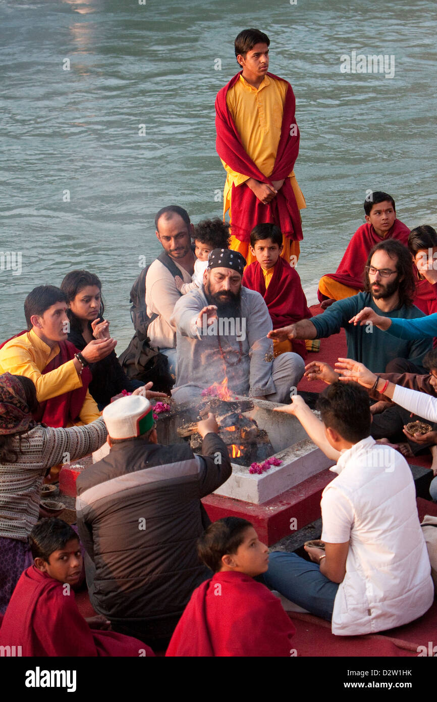 Hindu prayer hi-res stock photography and images - Alamy