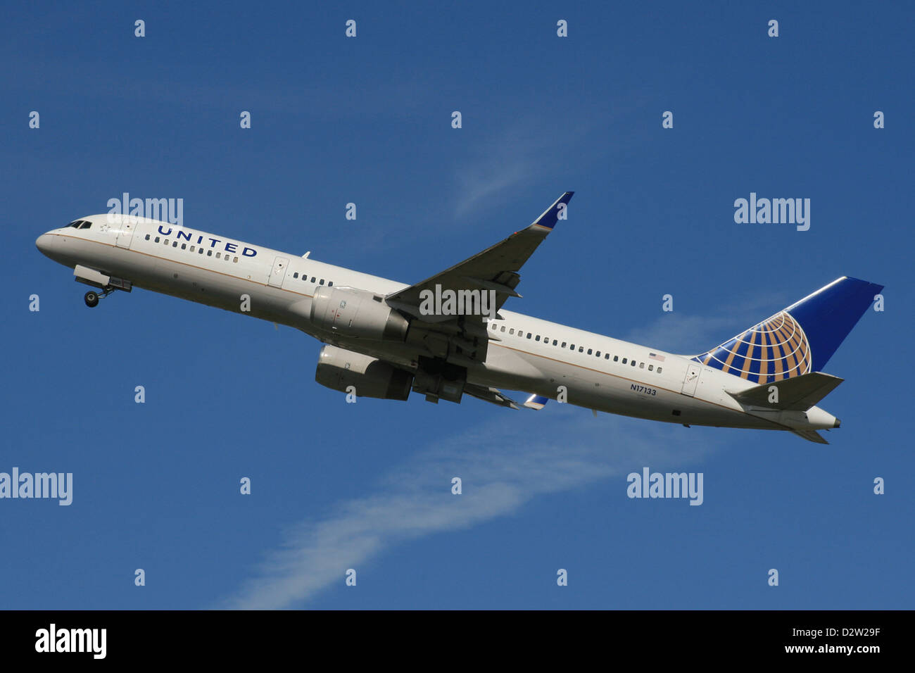 United Airlines Boeing 757 High Resolution Stock Photography and Images ...