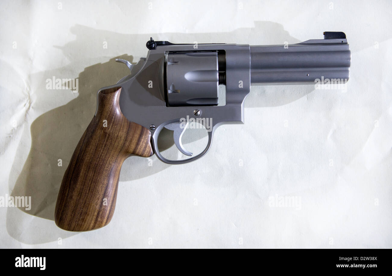Gun pistol side view hi-res stock photography and images - Alamy