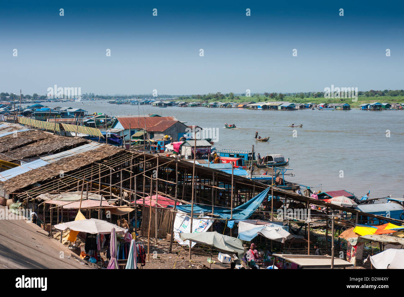 kampong chhnang cambodia livelihoods Tonle Sap river system Stock Photo ...
