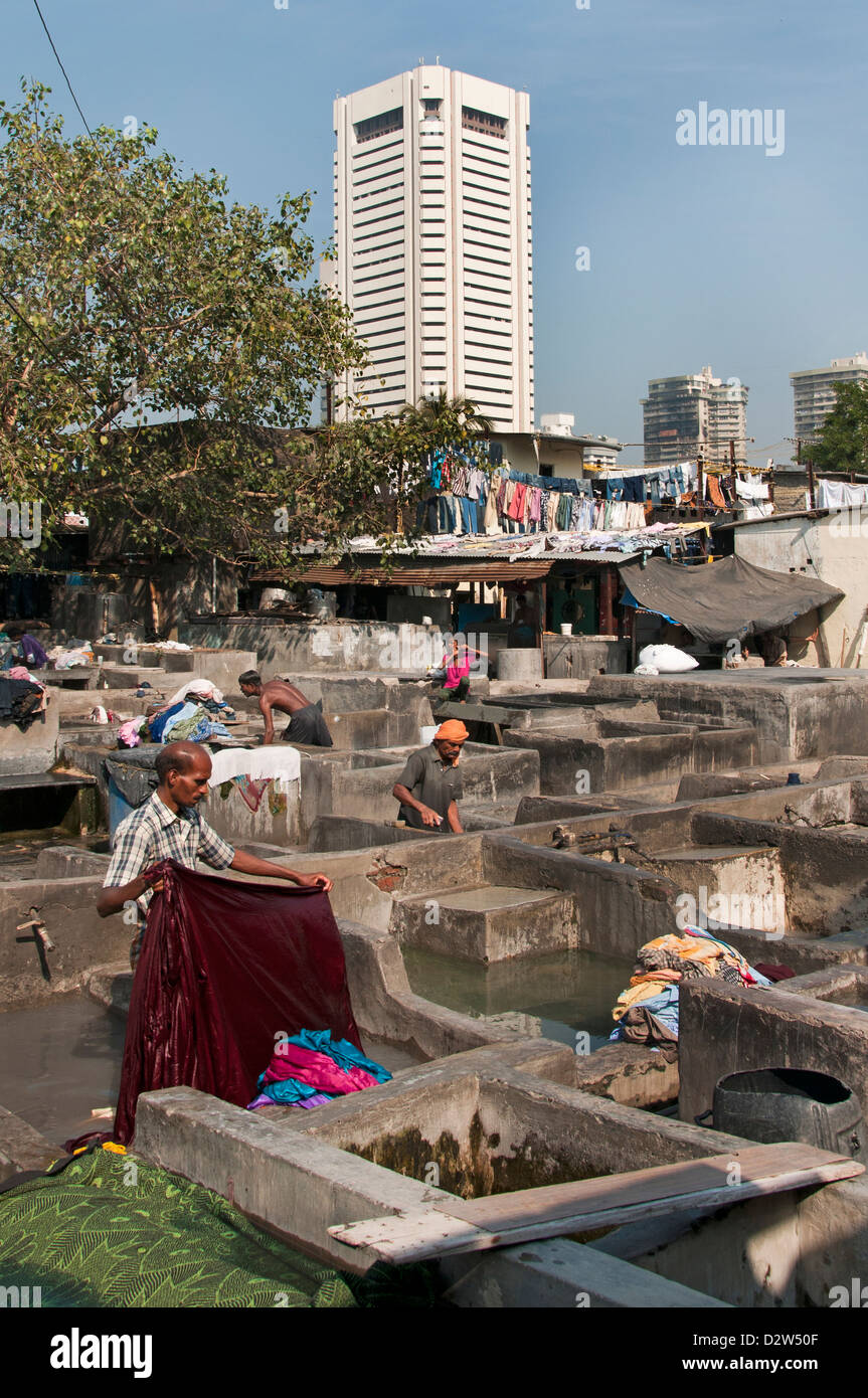 Slum near colaba hi-res stock photography and images - Alamy