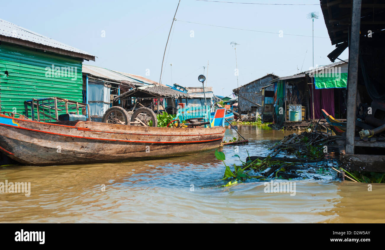 Vietnamese floating village kampong chhnang Tonle Sap river system ...