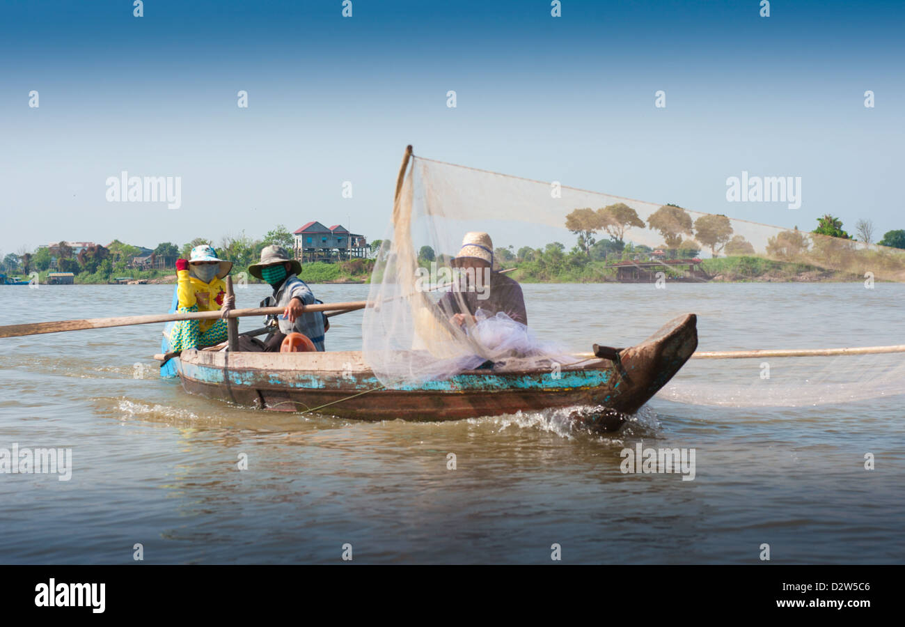 Vietnamese floating village kampong chhnang Tonle Sap river system ...