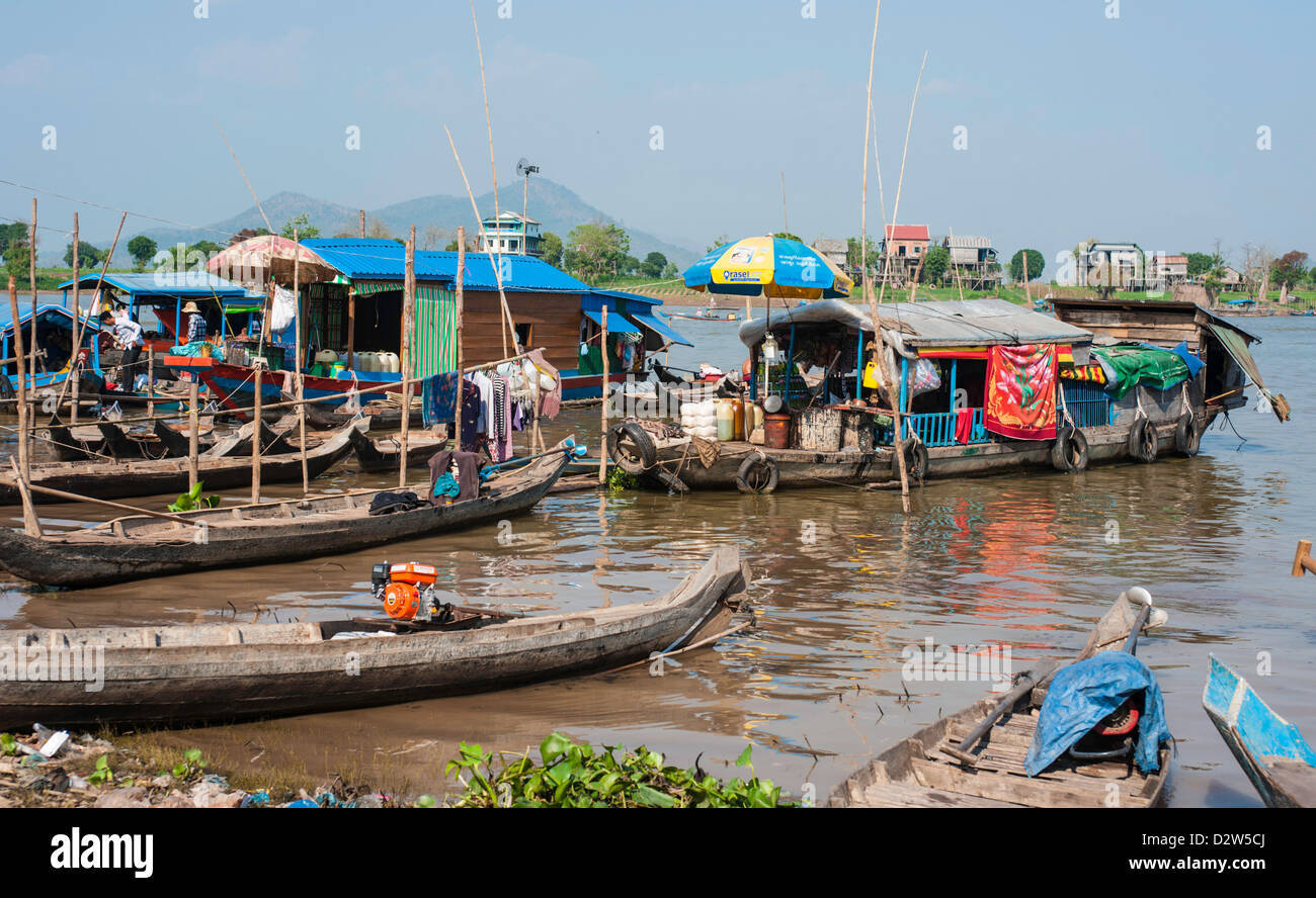 Vietnamese floating village kampong chhnang Tonle Sap river system ...