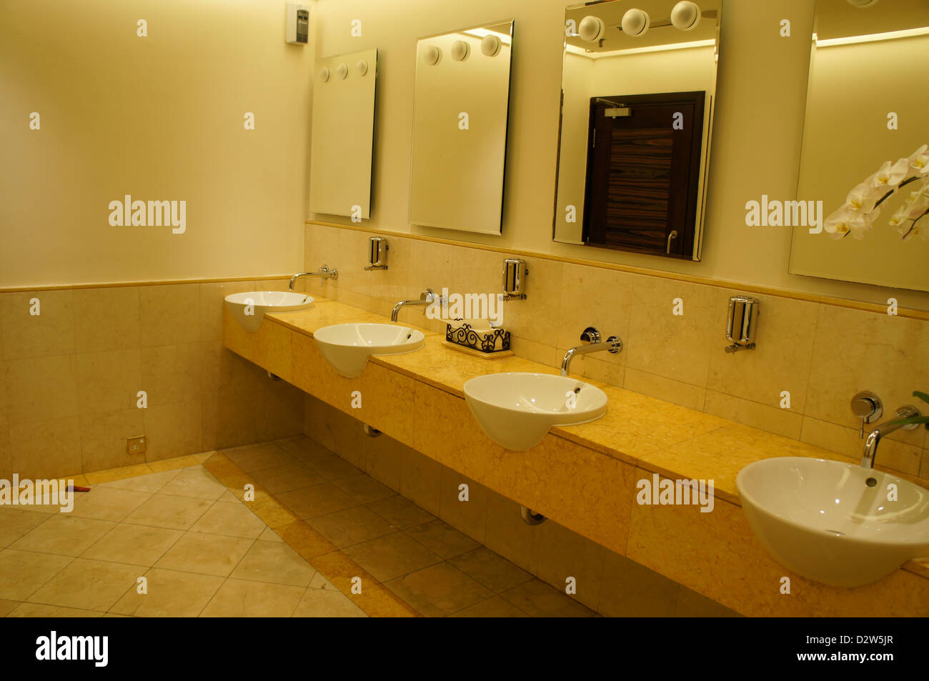 Hotel Washroom High Resolution Stock Photography and Images - Alamy