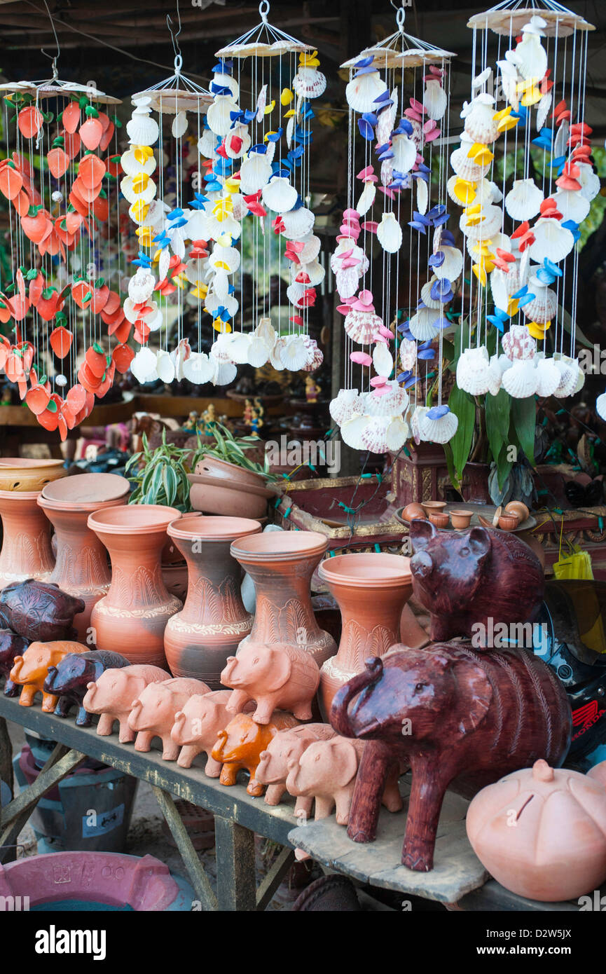 Shell crafts hi-res stock photography and images - Alamy