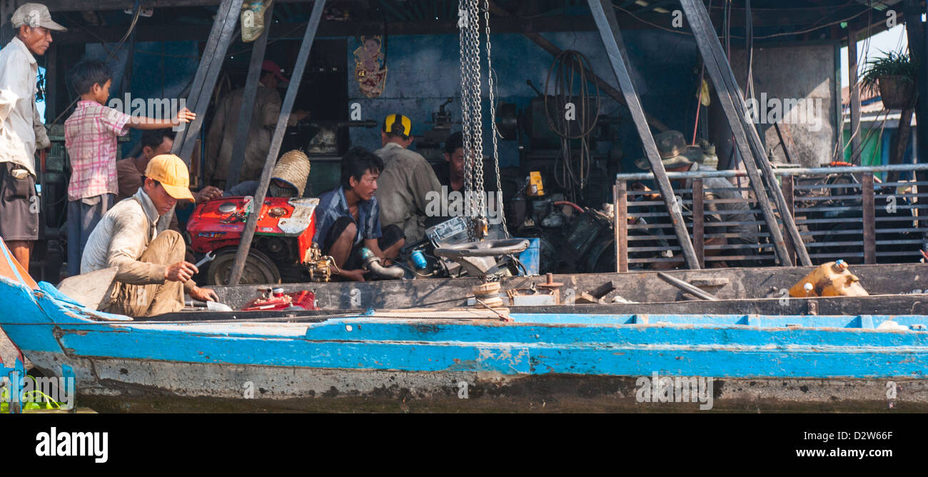 Vietnamese boat people hi-res stock photography and images - Alamy