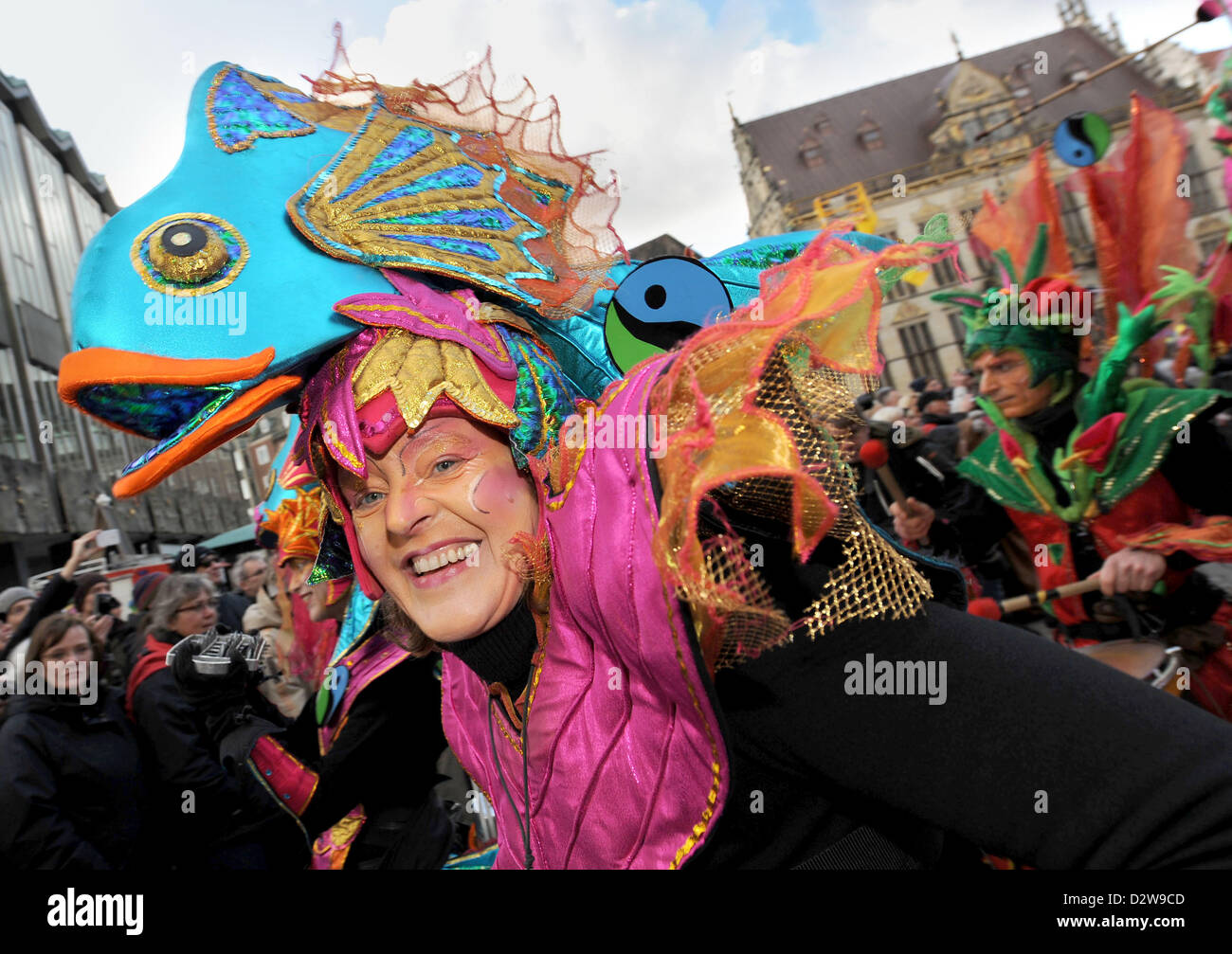 Dressed-up participants in the samba carnival dance in the market ...