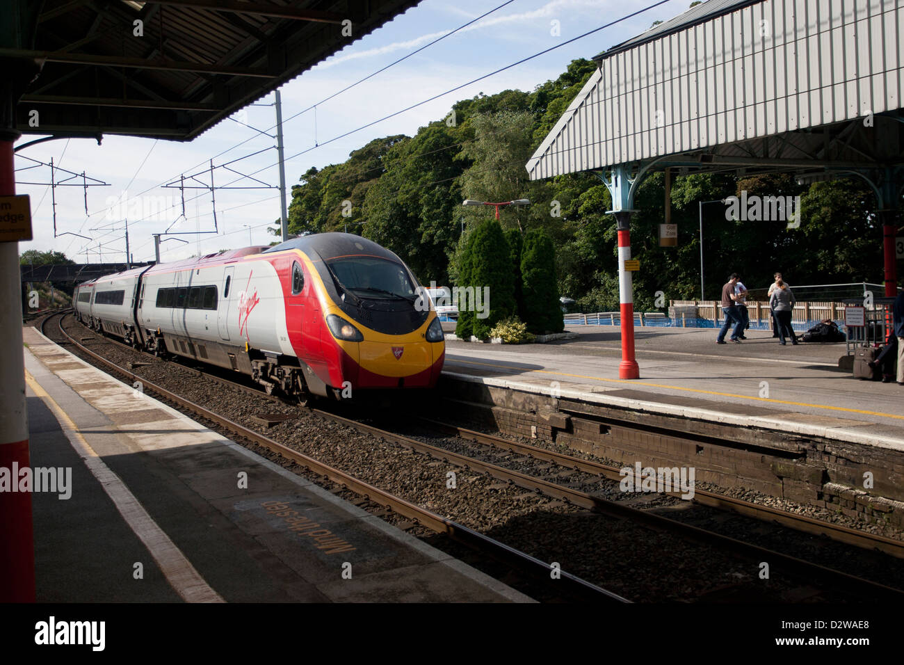 Virgin train at Oxenholme railway station Stock Photo - Alamy