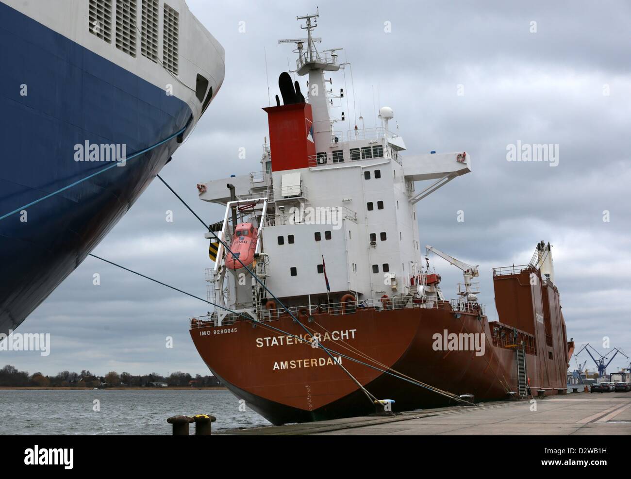 The 172 meter long Dutch freighter ship "Statengracht" is docked with a ...