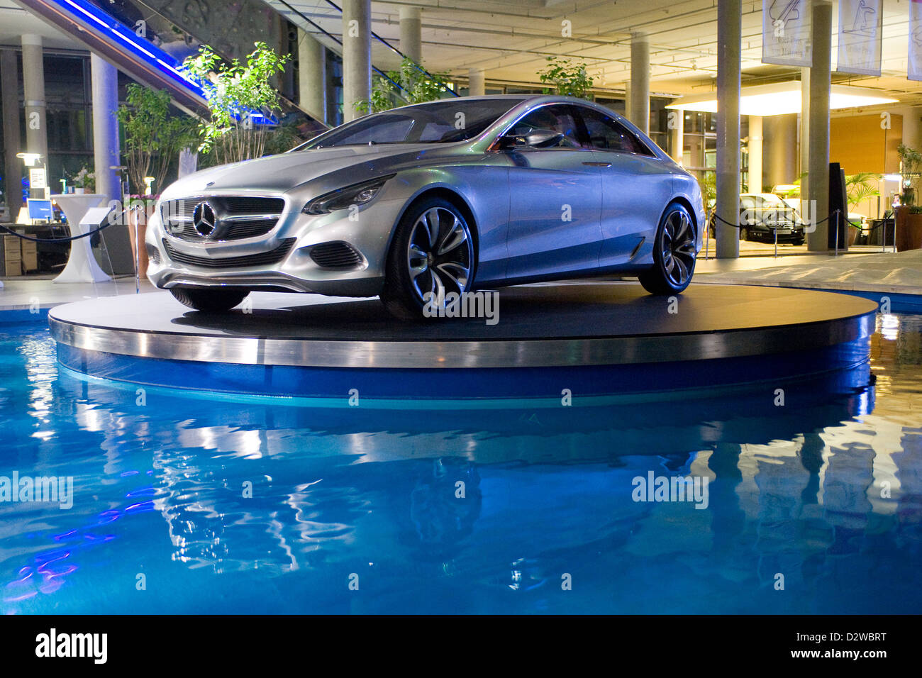 Mercedes benz world mercedes hi-res stock photography and images - Alamy