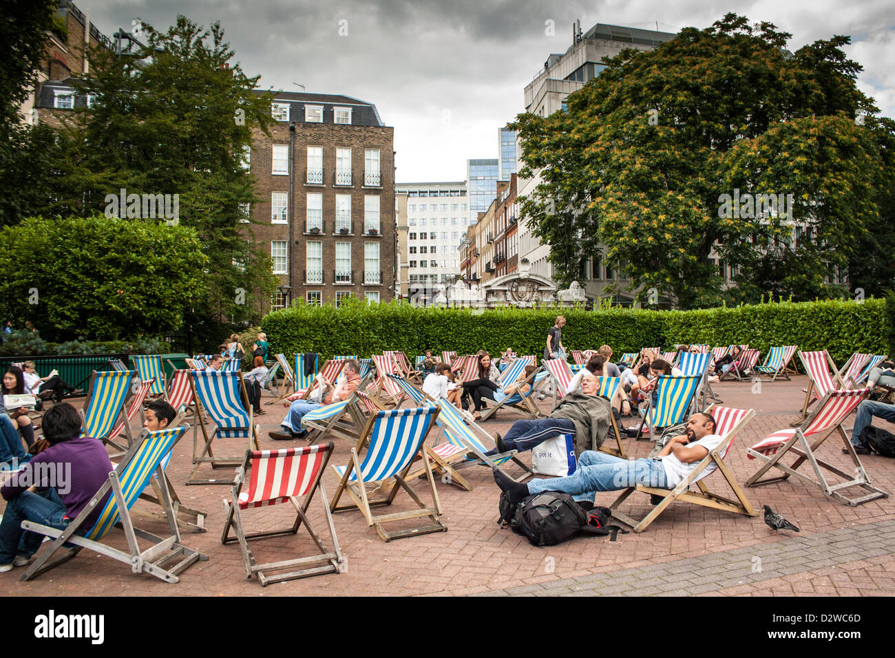 Victoria embankment gardens in central london hi-res stock photography ...