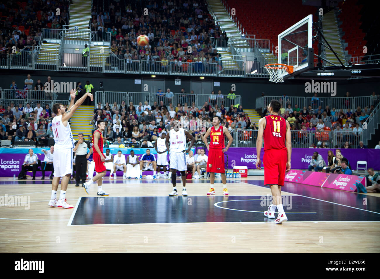 Basketball london olympics hi-res stock photography and images - Alamy