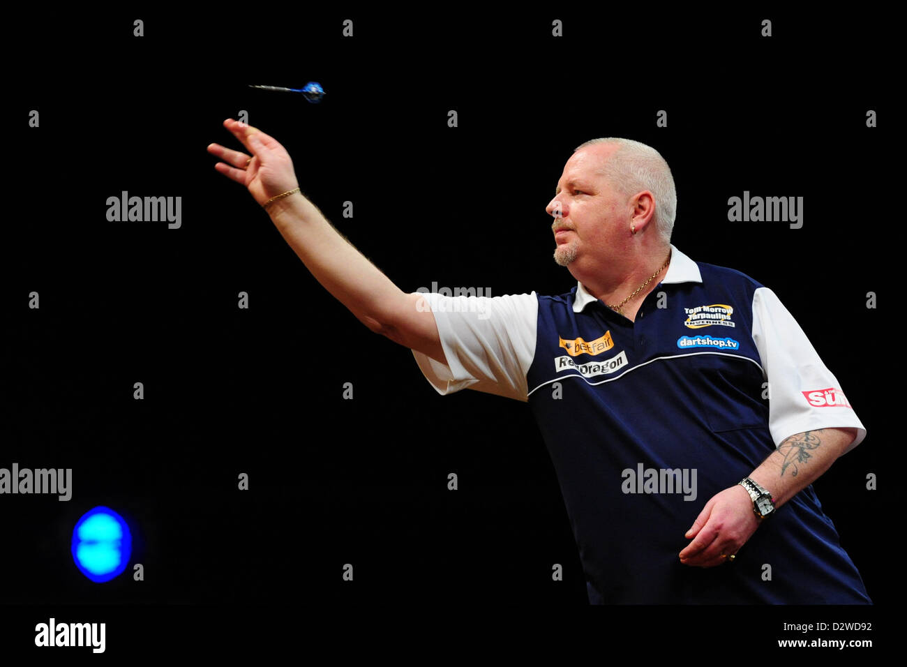 Robert thornton darts hi-res stock photography and images - Alamy