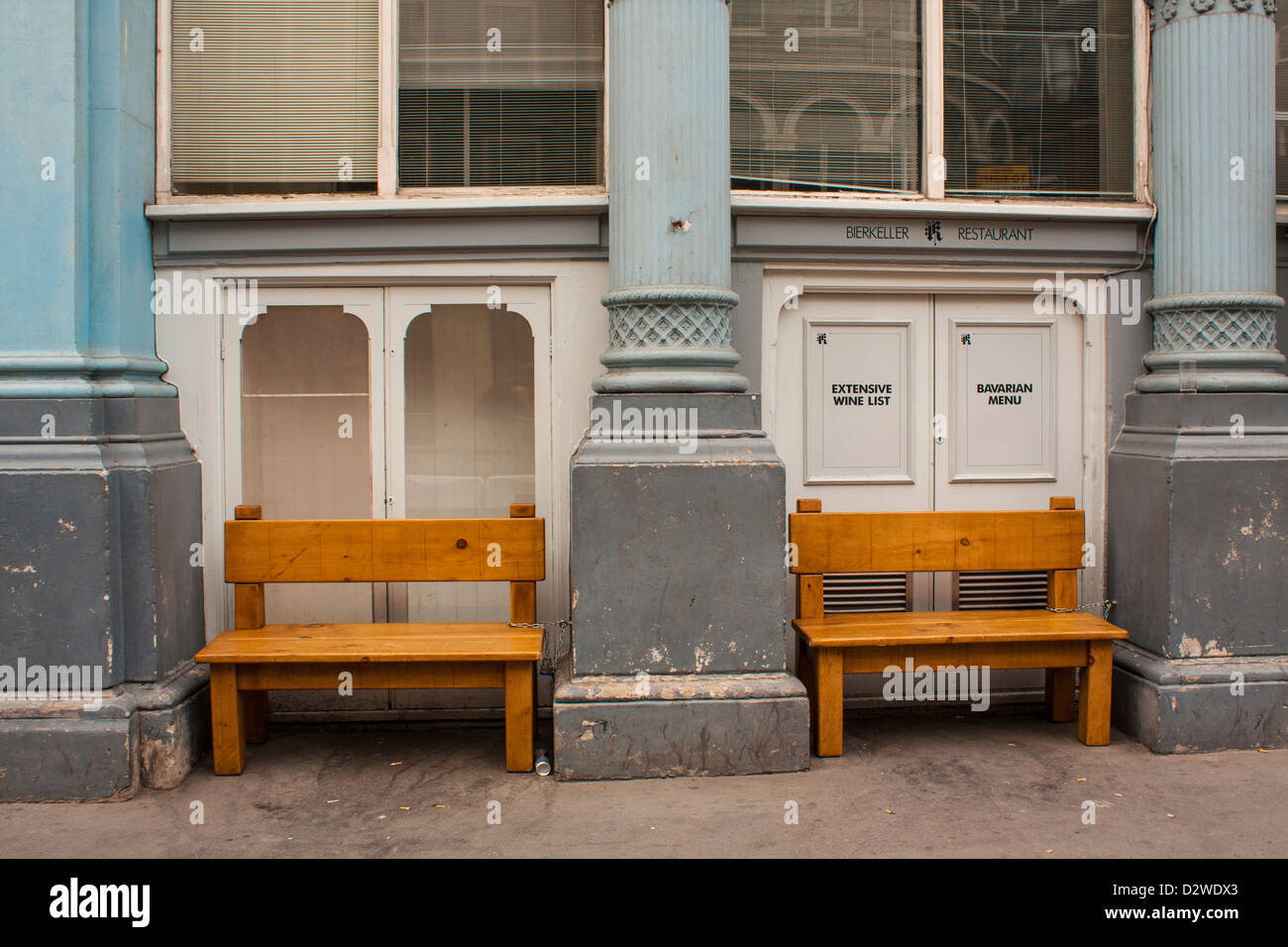 Wooden bench benches hi-res stock photography and images - Alamy