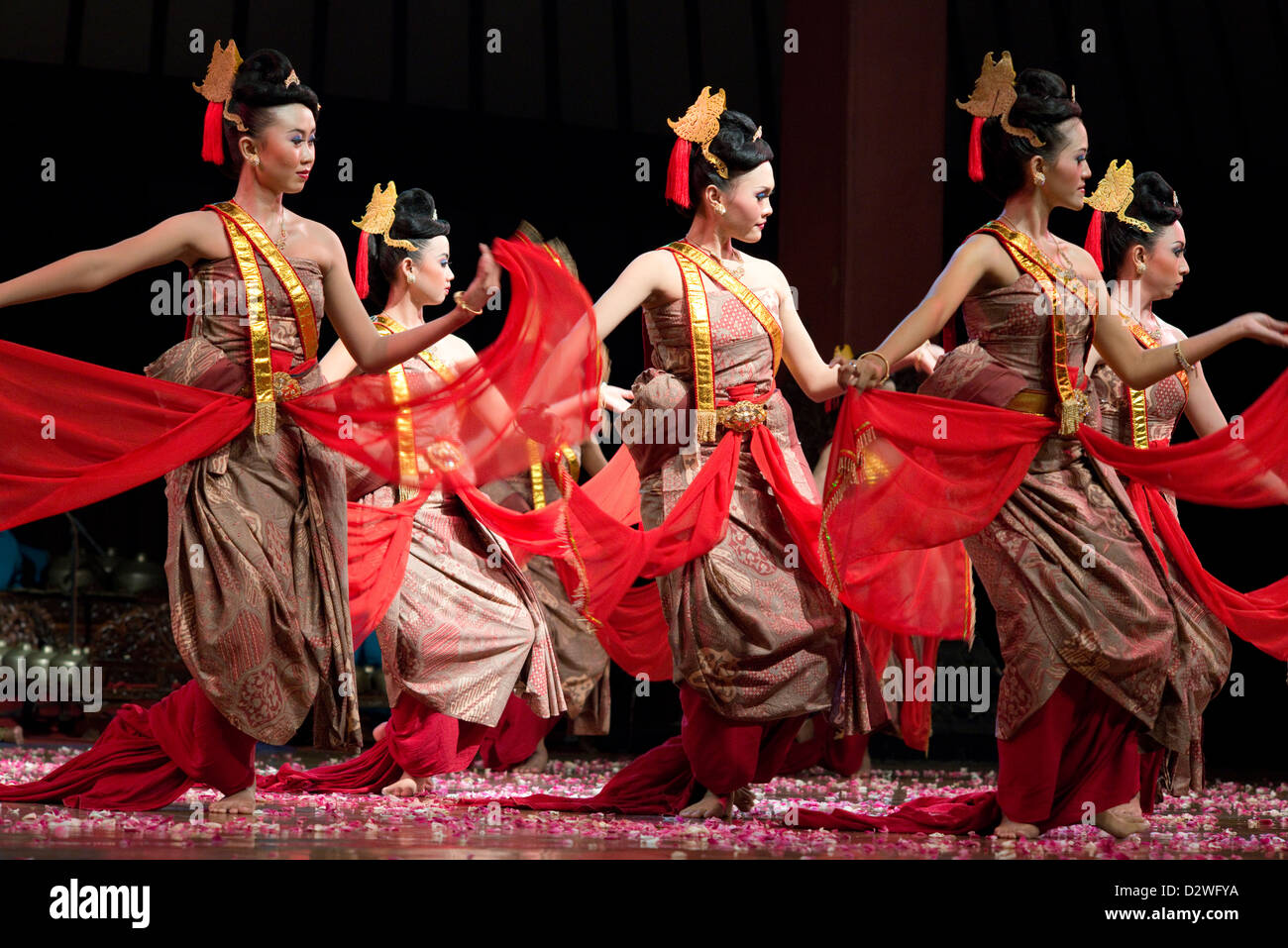 Javanese dancers hi-res stock photography and images - Alamy Javanese dancers hi-res stock photography and images - Alamy