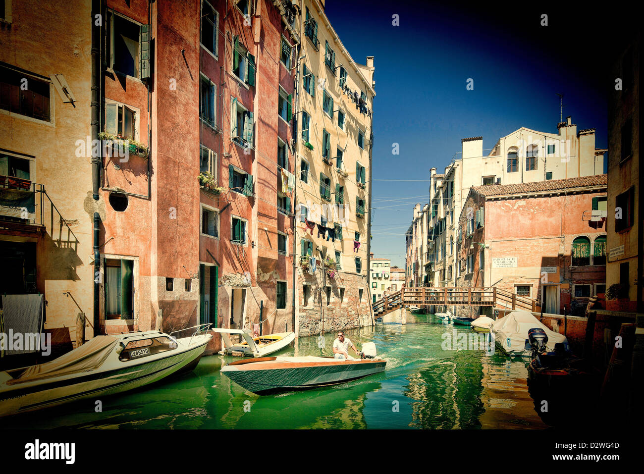 Venetian housing hi-res stock photography and images - Alamy