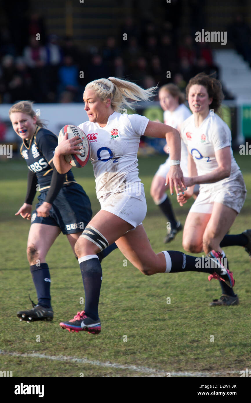 Sally Tuson (Eng) running with the ball, 2.2.2013, Esher, England v ...