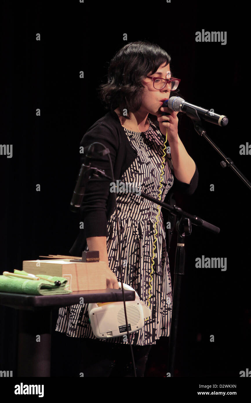 Feb. 2, 2013 - Tuxedo Ridge, NY, U.S. - Nuiko Wadden on harp, Shayna ...