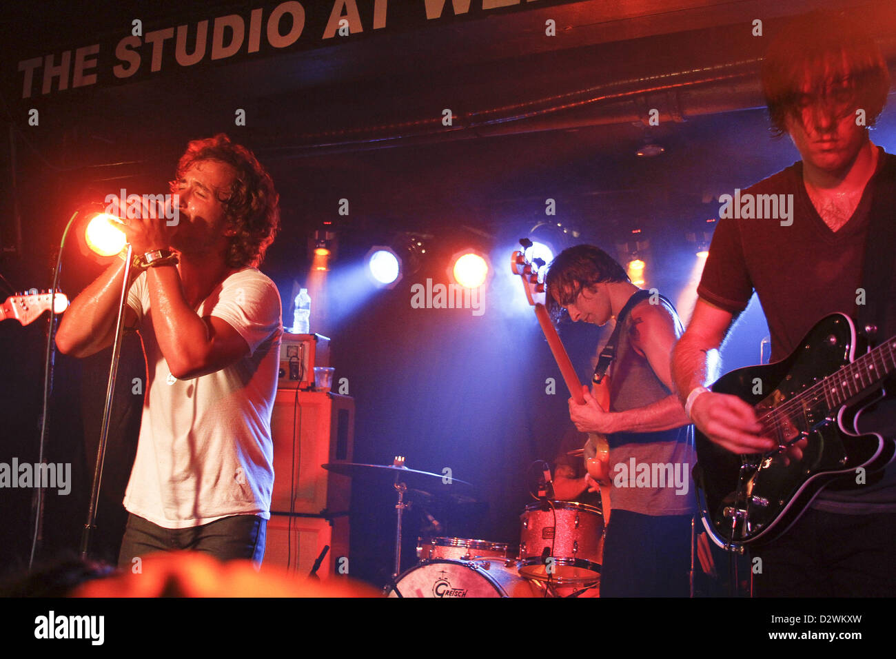 Parlor guitar hi-res stock photography and images - Alamy