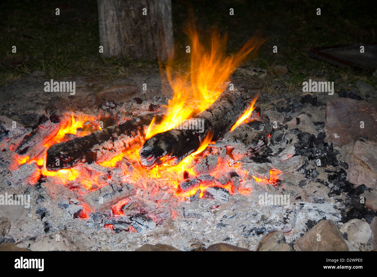 Australian campfire hi-res stock photography and images - Alamy