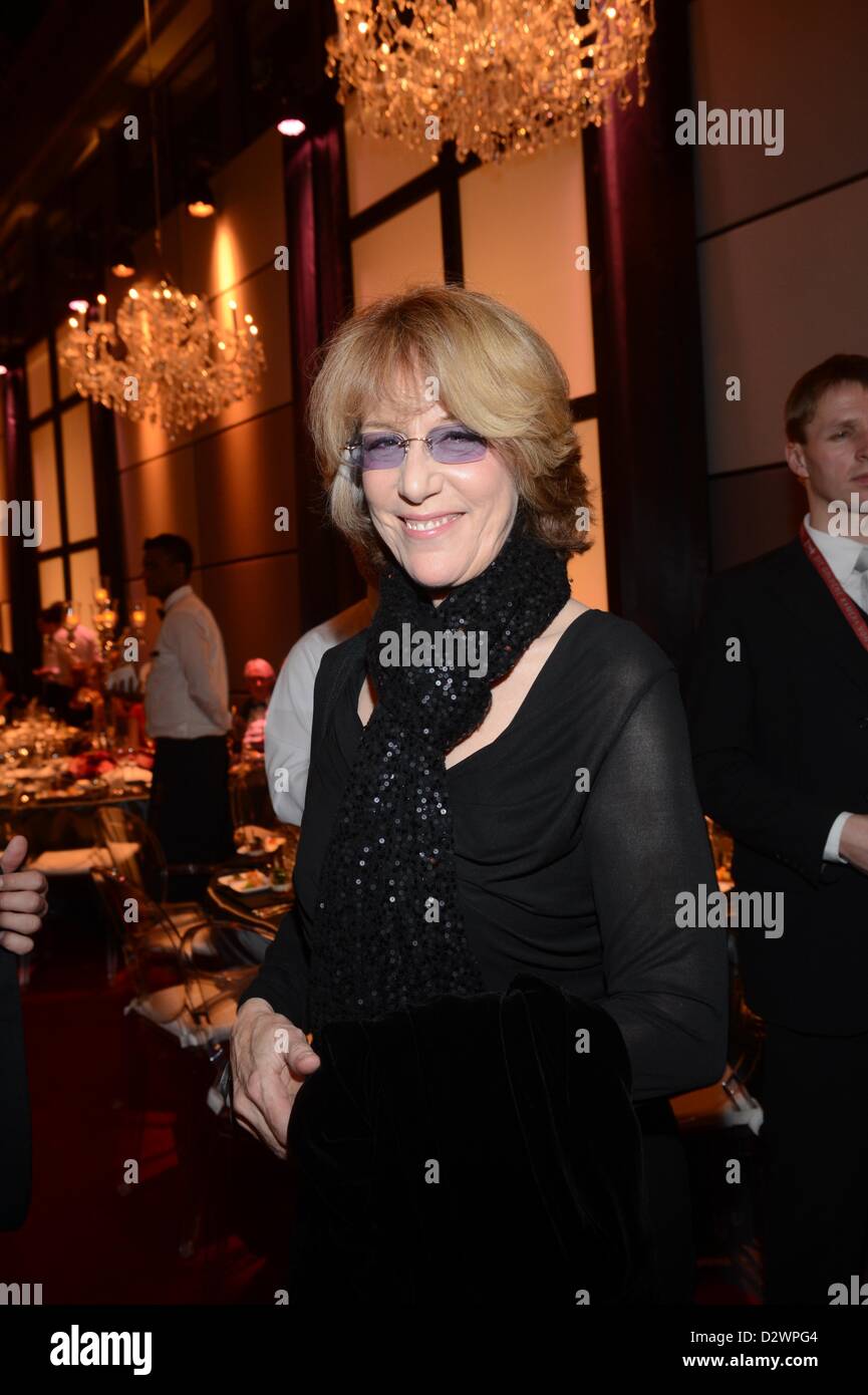 Singer Jennifer Warnes attends the 48th Golden Camera Awards (Goldene ...