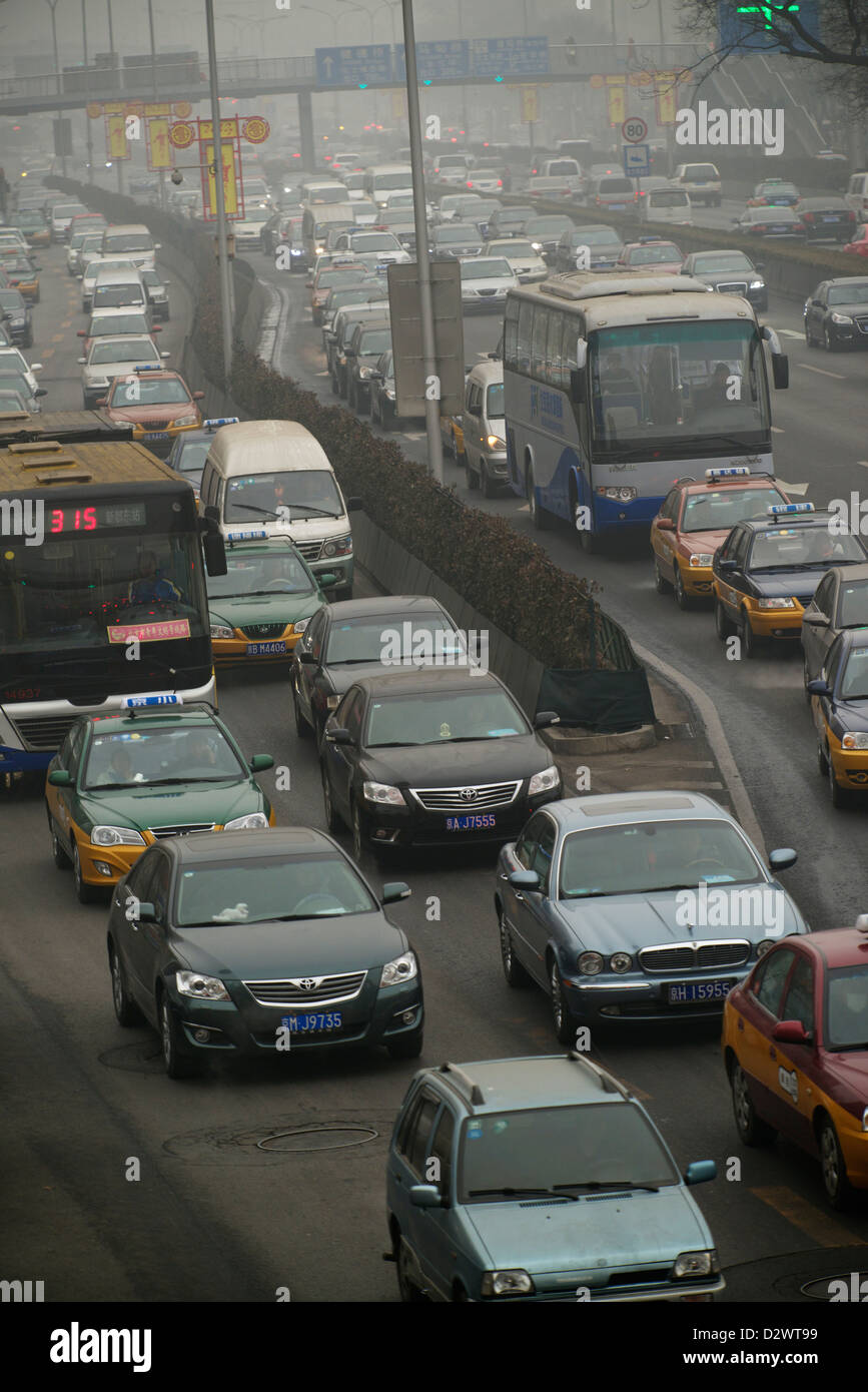 Heavy traffic pollution hi-res stock photography and images - Alamy
