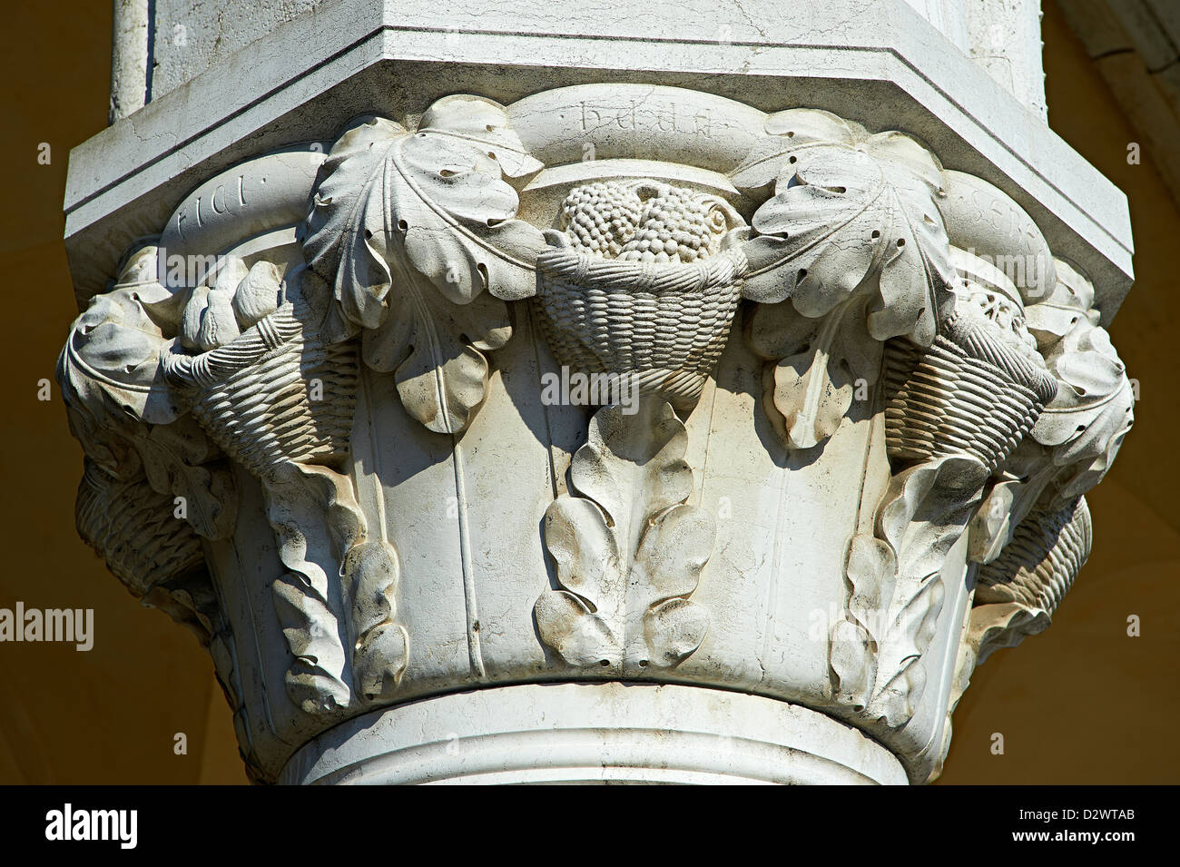 The 14th Century Gothic style column capitals of The Doge's Palace on ...