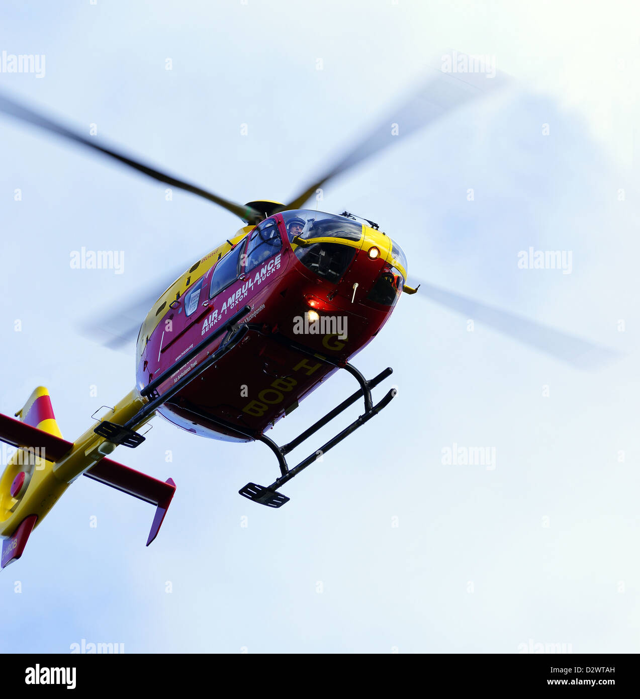 Thames valley air ambulance hi-res stock photography and images - Alamy