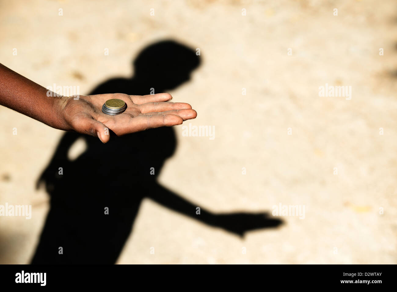 Indian money cash hands hi-res stock photography and images - Alamy