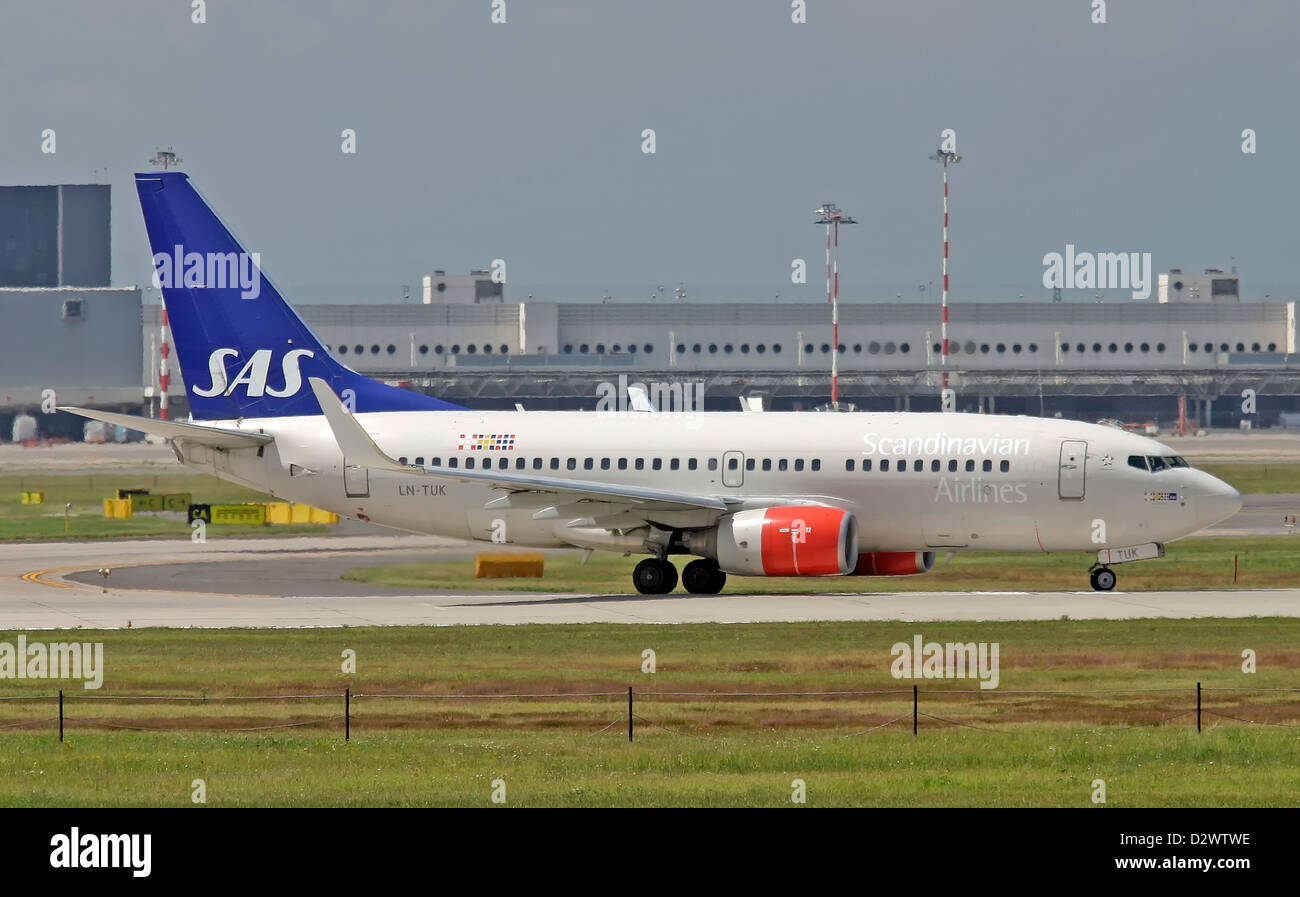 SAS, Boeing 737-705 Stock Photo - Alamy