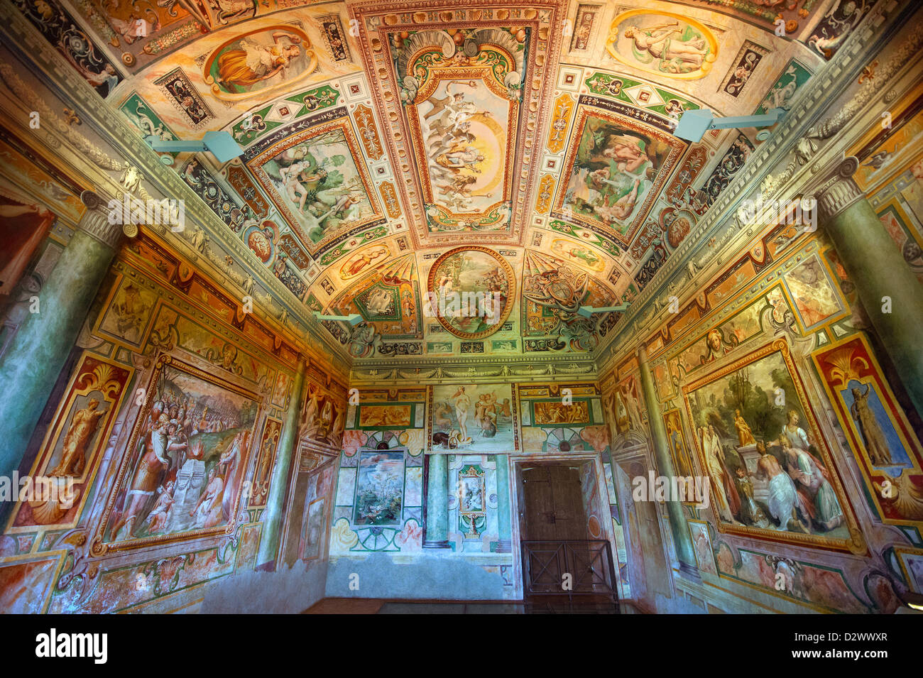 Italian renaissance frescoes hi-res stock photography and images - Alamy