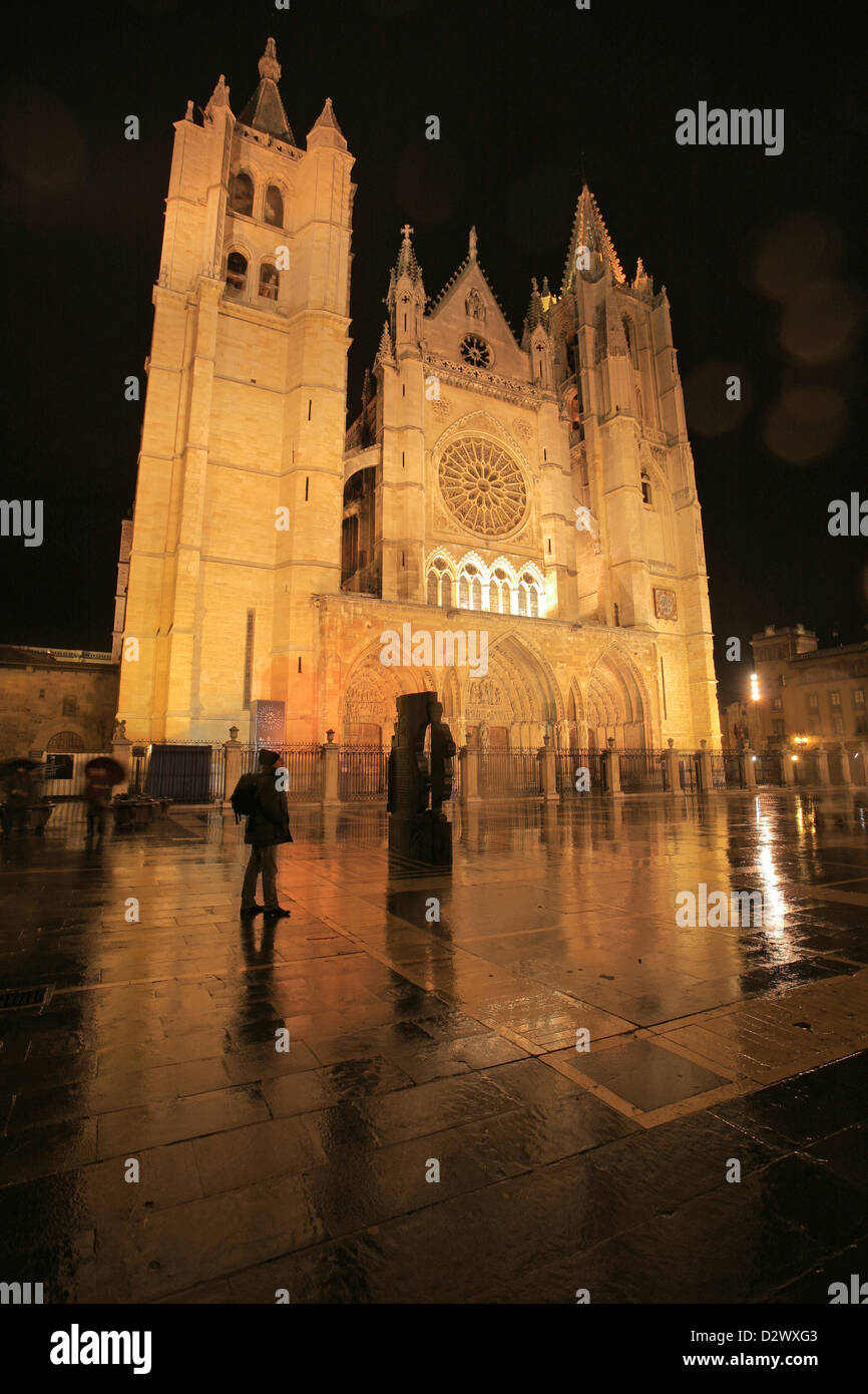 Leon Cathedral, Santiago way, Camino de Santiago, Spain Stock Photo - Alamy