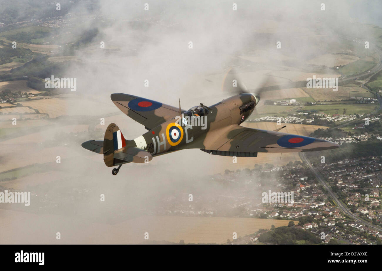 Spitfire aerial hi-res stock photography and images - Alamy