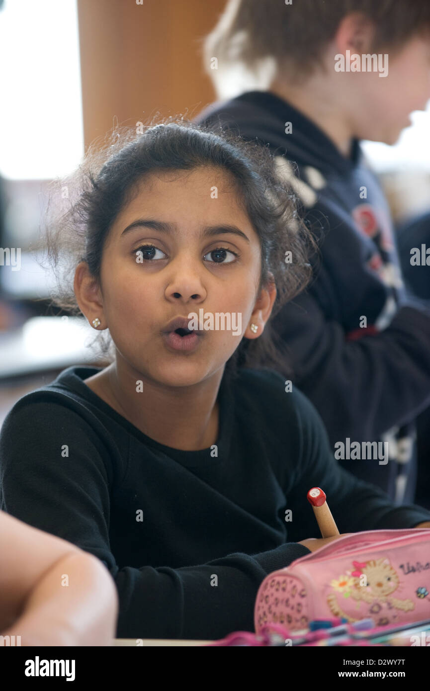 Classes society hi-res stock photography and images - Alamy