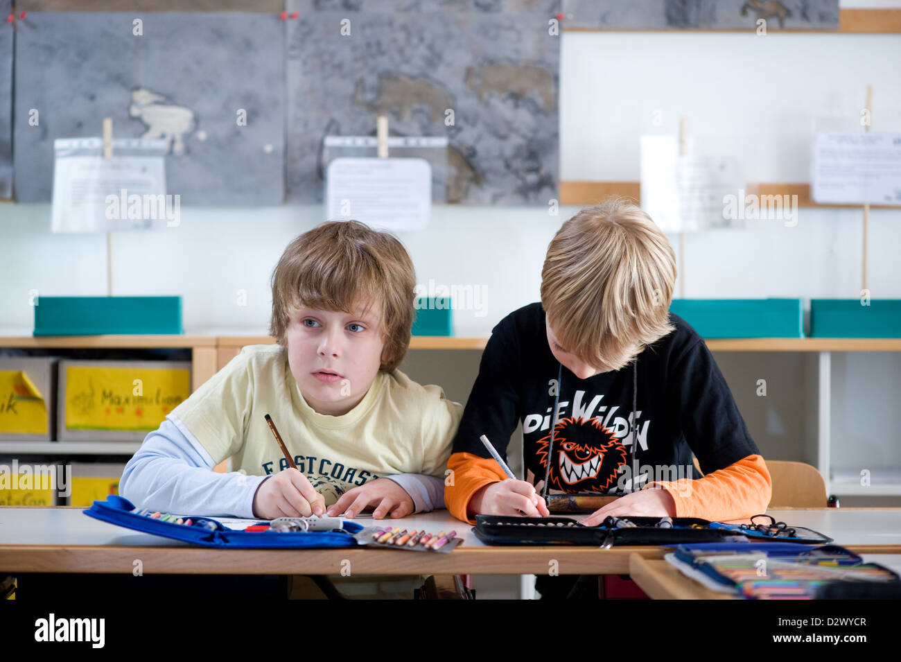 Third grade classroom hi-res stock photography and images - Alamy