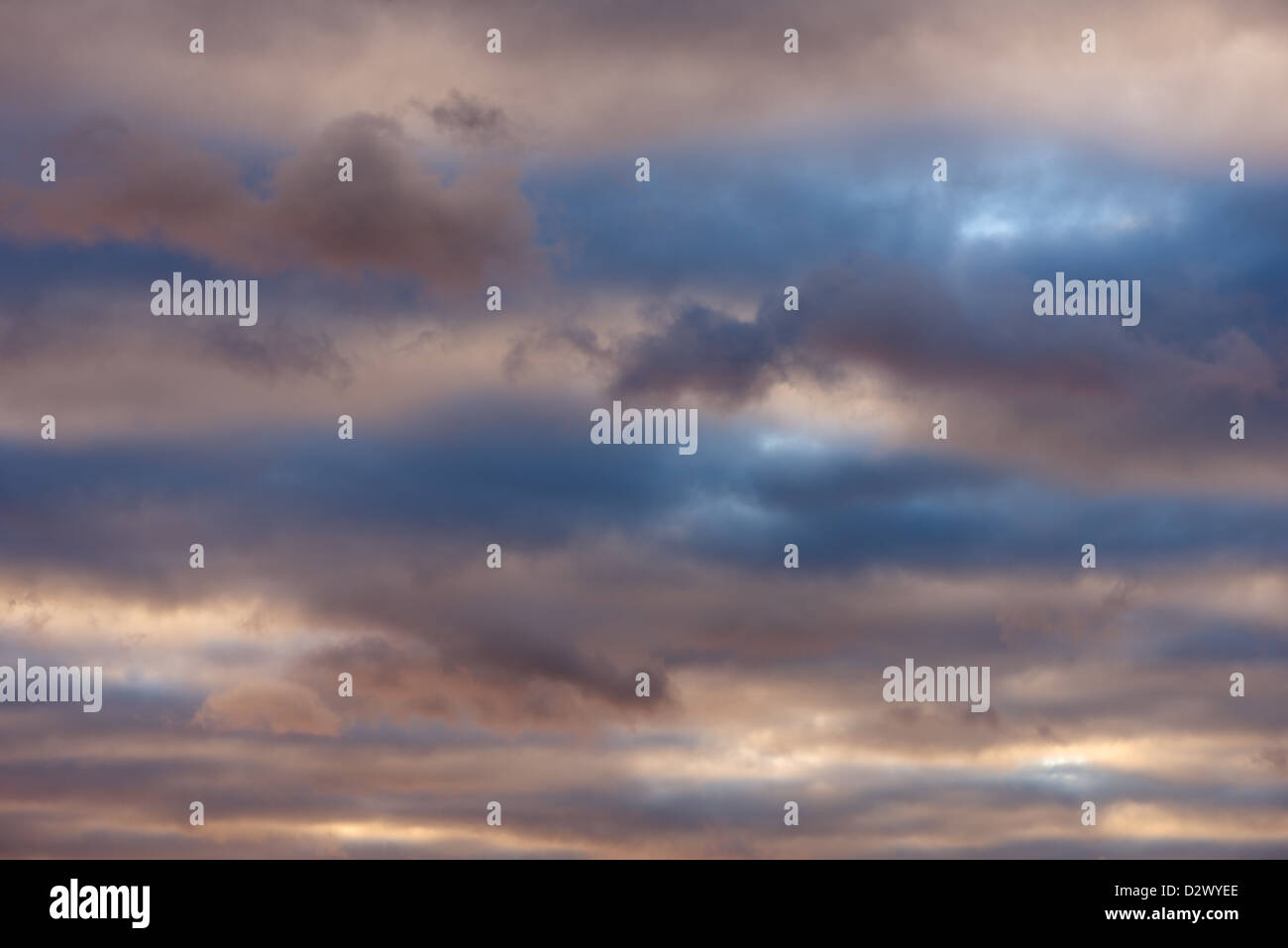 Red cloudy sky hi-res stock photography and images - Alamy