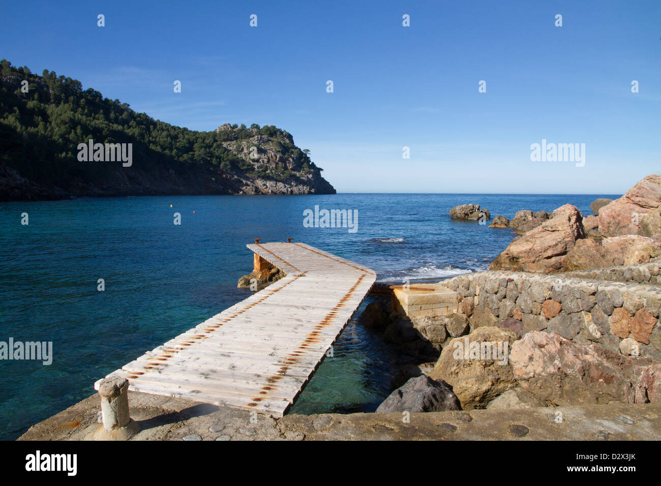 Dock into sea hi-res stock photography and images - Alamy