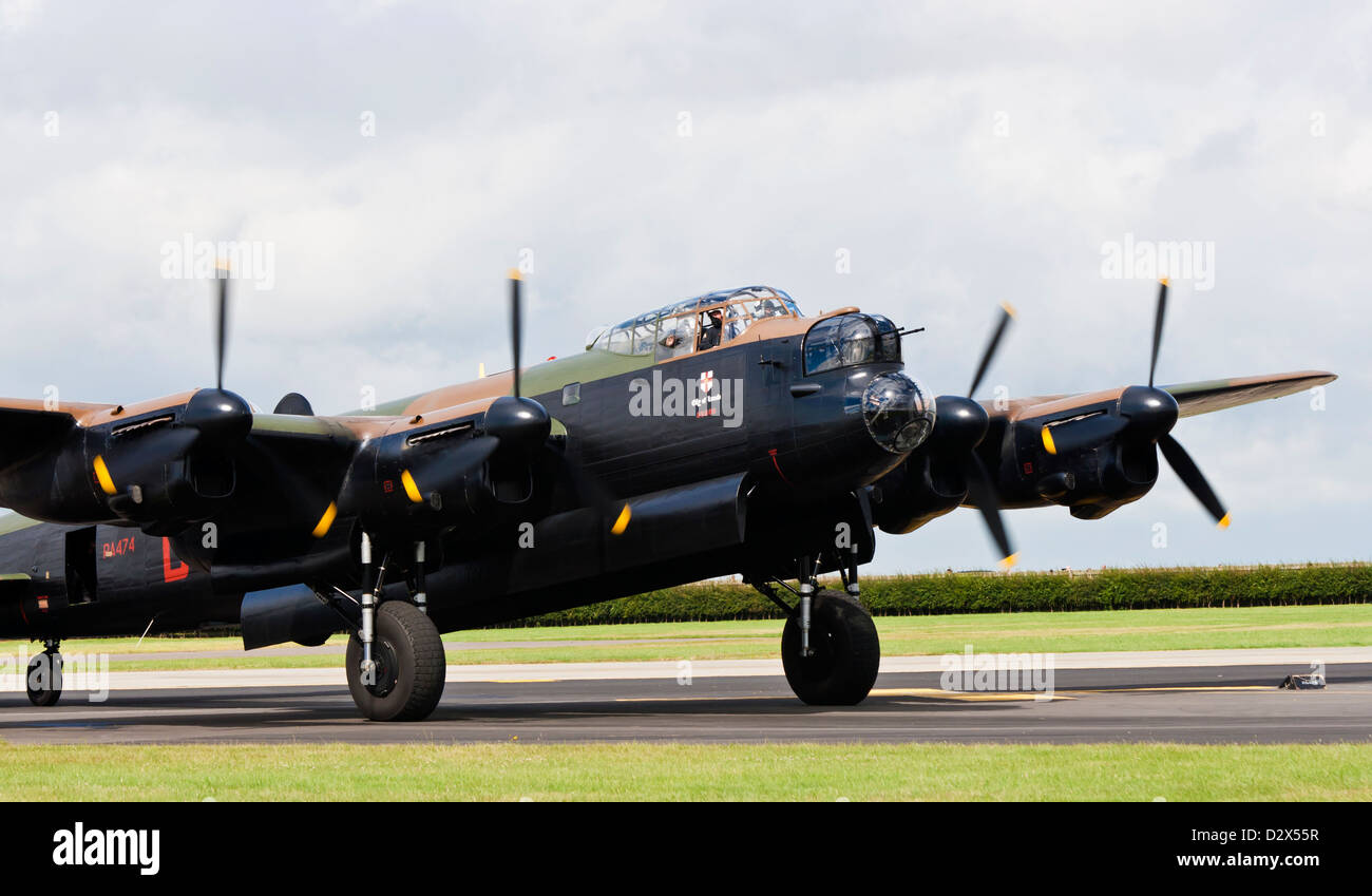 Lancaster bomber cockpit hi-res stock photography and images - Alamy