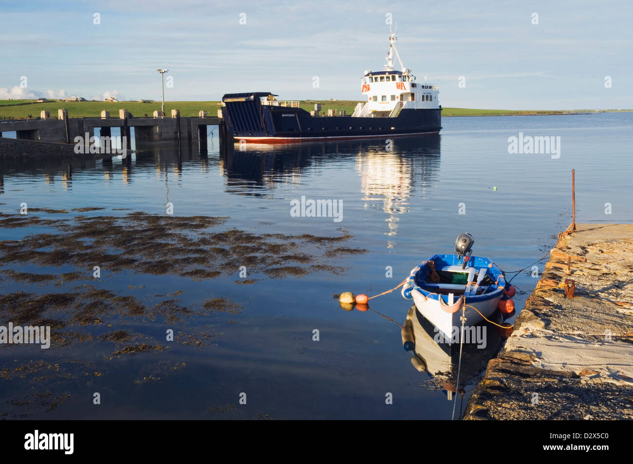Orkney ferry harbour hi-res stock photography and images - Alamy