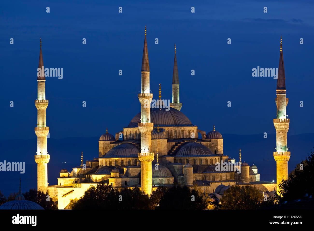 Iconic blue mosque hi-res stock photography and images - Alamy