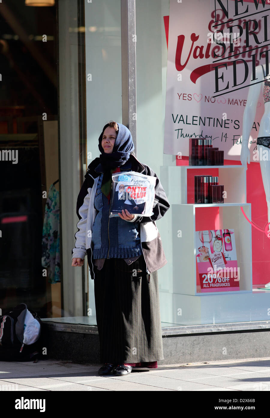 Big issue seller woman hi-res stock photography and images - Alamy