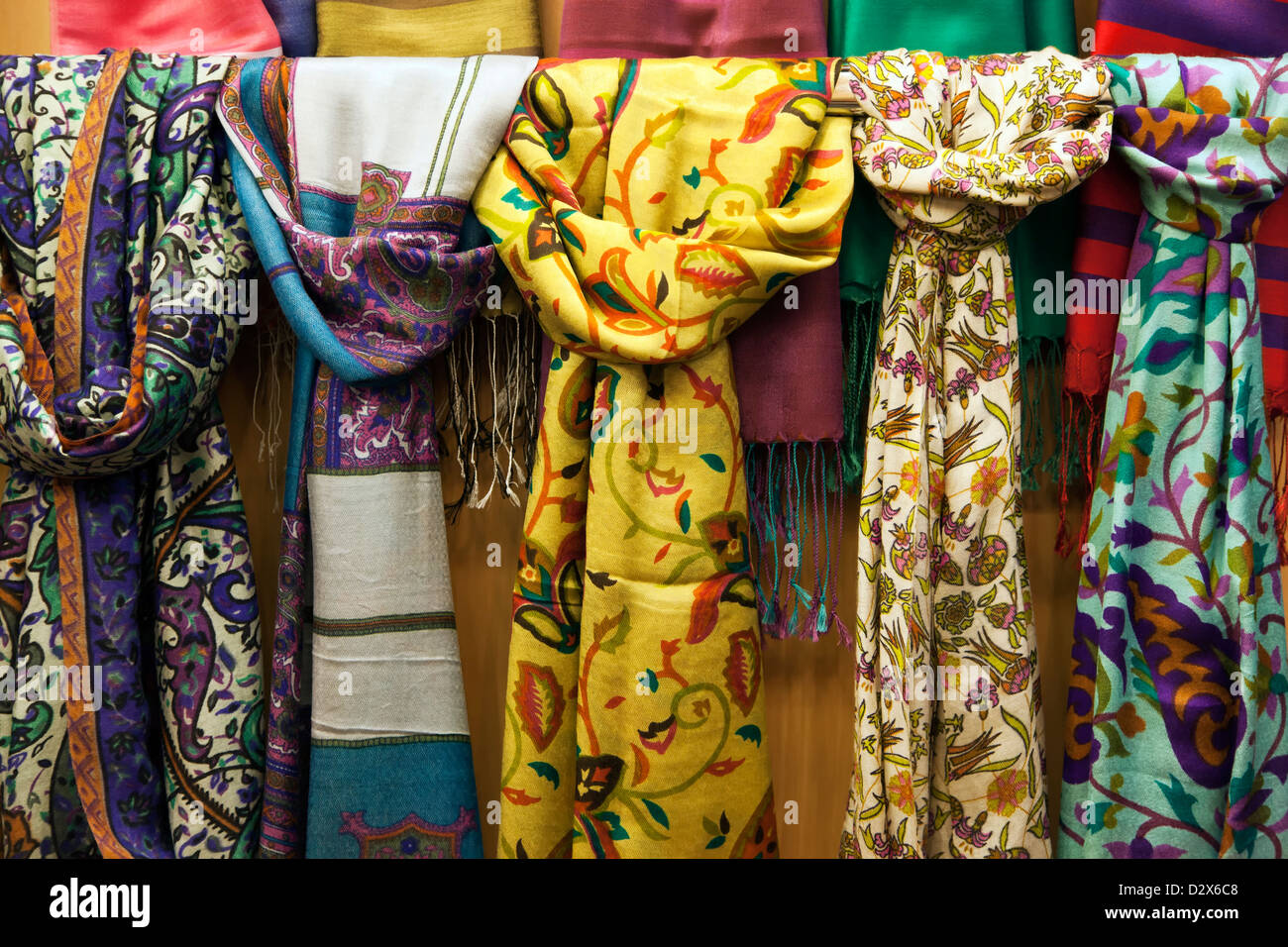 Scarves display, Grand Bazaar, Istanbul, Turkey Stock Photo - Alamy