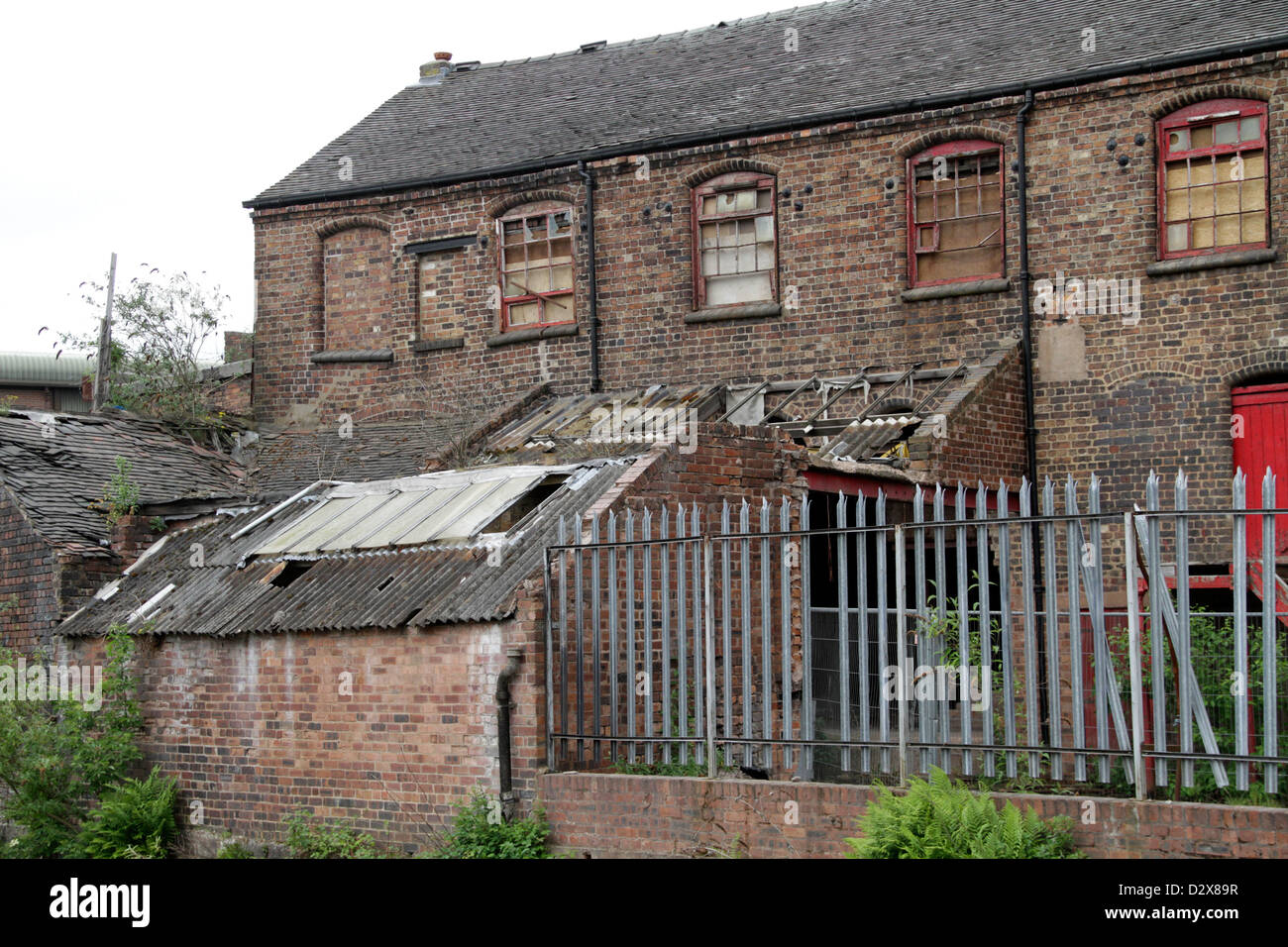 Urban derelict building hi-res stock photography and images - Alamy