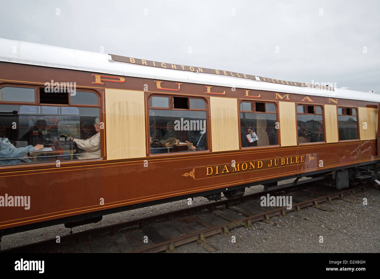 Pullman coach hi-res stock photography and images - Alamy